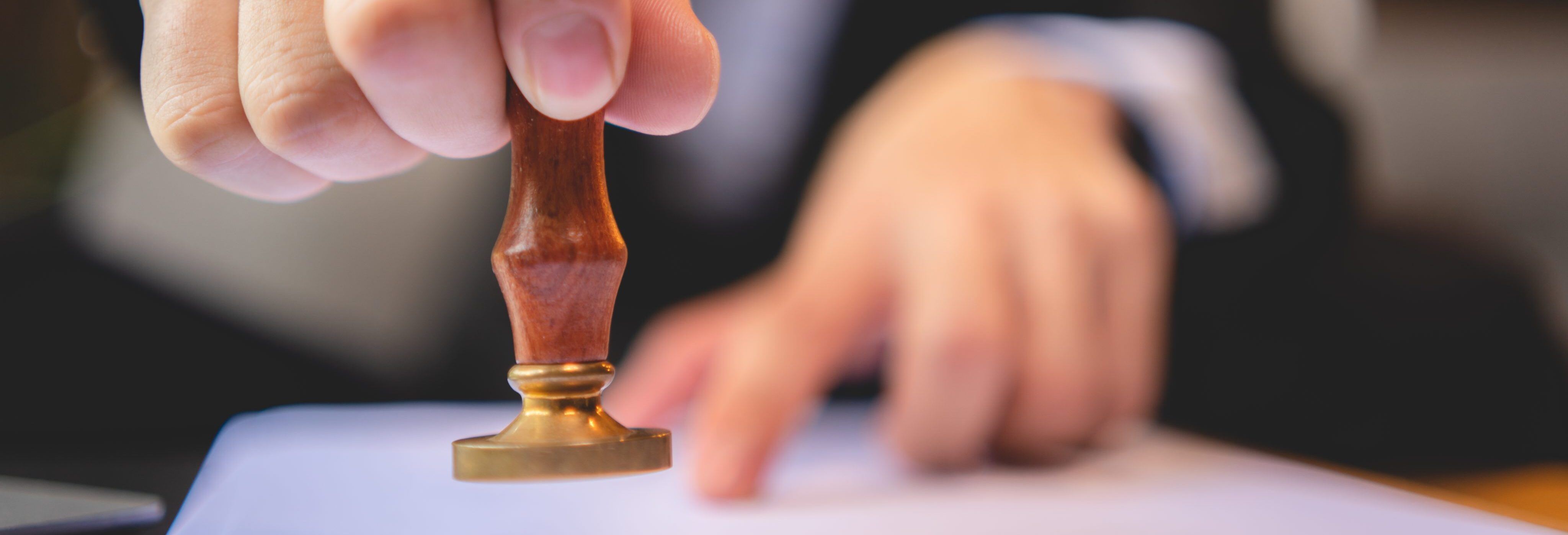 Public Notaries Explained: What is a public notary and how can they ...